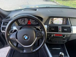 Grey BMW X5 2012 in Marijampole, with an engine capacity of 2.99 L and mileage of 258 thousand km for 9800 €, photo 12 on AUTOMOTO.COM.LV