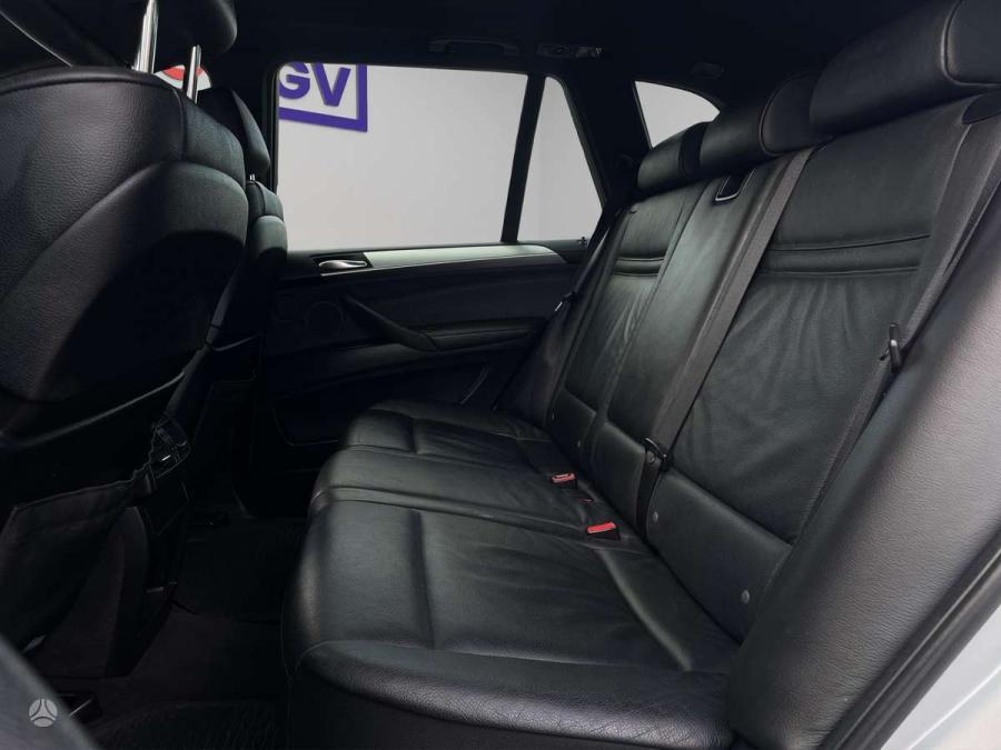 Pelēks BMW X5 2012 Viļņa, ar dzinēja tilpumu 3.00 L un nobraukumu 344 tūkst. km par 11999 €, foto 12 vietnē AUTOMOTO.COM.LV