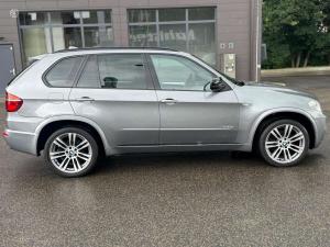 Pelēks BMW X5 2012 Utena, ar dzinēja tilpumu 3.00 L un nobraukumu 293 tūkst. km par 8250 €, foto 4 vietnē AUTOMOTO.COM.LV