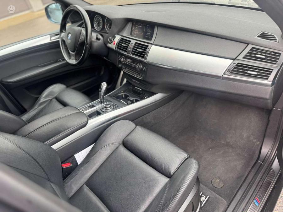 Pelēks BMW X5 2012 Utena, ar dzinēja tilpumu 3.00 L un nobraukumu 293 tūkst. km par 8250 €, foto 11 vietnē AUTOMOTO.COM.LV