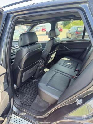 Grey BMW X5 2012 in Kaunas, with an engine capacity of 3.00 L and mileage of 232 thousand km for 13500 €, photo 17 on AUTOMOTO.COM.LV