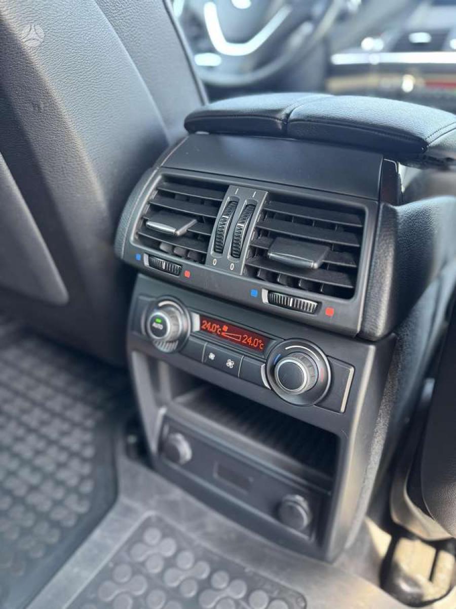 Grey BMW X5 2012 in Kaunas, with an engine capacity of 3.00 L and mileage of 232 thousand km for 13500 €, photo 20 on AUTOMOTO.COM.LV