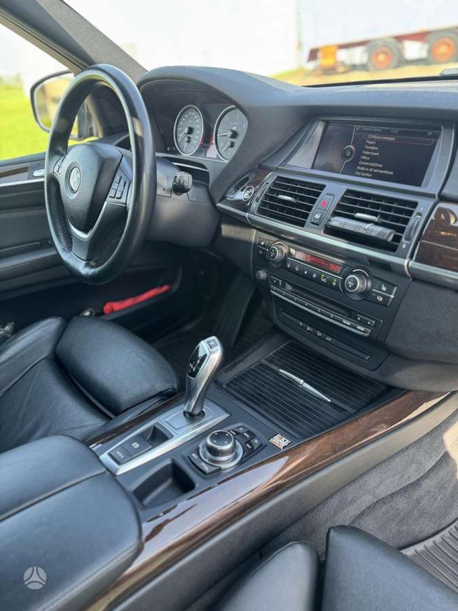 Grey BMW X5 2012 in Kaunas, with an engine capacity of 3.00 L and mileage of 232 thousand km for 13500 €, photo 24 on AUTOMOTO.COM.LV