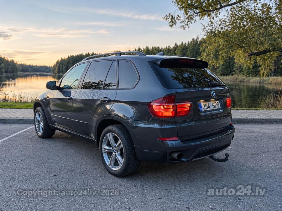 Pelēks BMW X5 2012 Valga, ar dzinēja tilpumu 3.00 L un nobraukumu 330 tūkst. km par 9999 €, foto 4 vietnē AUTOMOTO.COM.LV