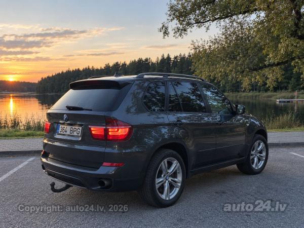 Pelēks BMW X5 2012 Valga, ar dzinēja tilpumu 3.00 L un nobraukumu 330 tūkst. km par 9999 €, foto 5 vietnē AUTOMOTO.COM.LV