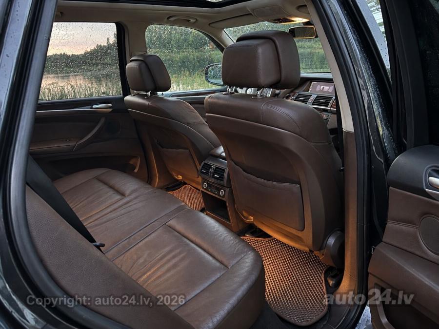 Pelēks BMW X5 2012 Valga, ar dzinēja tilpumu 3.00 L un nobraukumu 330 tūkst. km par 9999 €, foto 14 vietnē AUTOMOTO.COM.LV