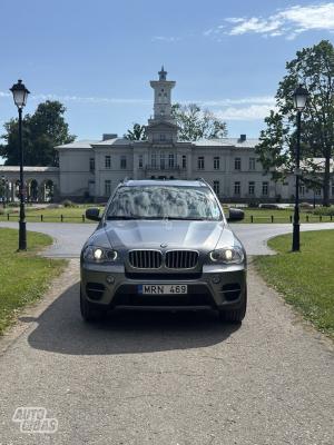 Pelēks BMW X5 2012 Šauļi, ar dzinēja tilpumu 3.00 L un nobraukumu 252 tūkst. km par 11900 €, foto  vietnē AUTOMOTO.COM.LV