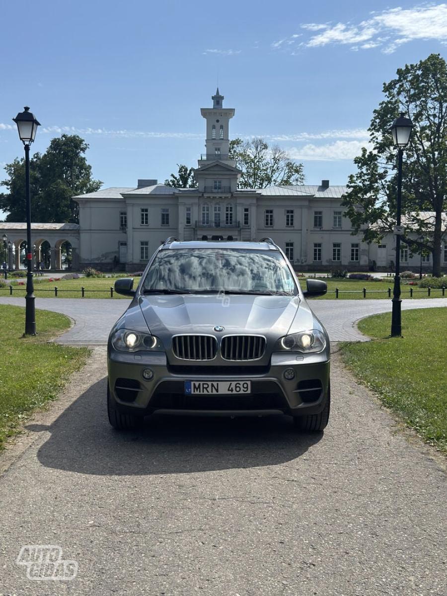 Pelēks BMW X5 2012 Šauļi, ar dzinēja tilpumu 3.00 L un nobraukumu 252 tūkst. km par 11900 €, foto 1 vietnē AUTOMOTO.COM.LV