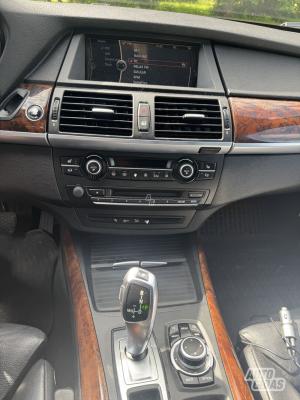 Pelēks BMW X5 2012 Šauļi, ar dzinēja tilpumu 3.00 L un nobraukumu 252 tūkst. km par 11900 €, foto 10 vietnē AUTOMOTO.COM.LV