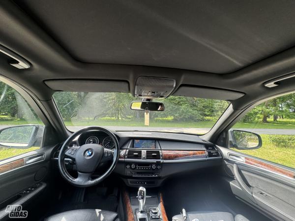 Grey BMW X5 2012 in Siauliai, with an engine capacity of 3.00 L and mileage of 252 thousand km for 11900 €, photo 11 on AUTOMOTO.COM.LV