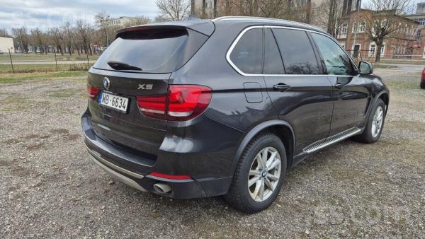 Pelēks BMW X5 2013 Liepāja, ar dzinēja tilpumu 3.00 L un nobraukumu 386 tūkst. km par 14250 €, foto 3 vietnē AUTOMOTO.COM.LV