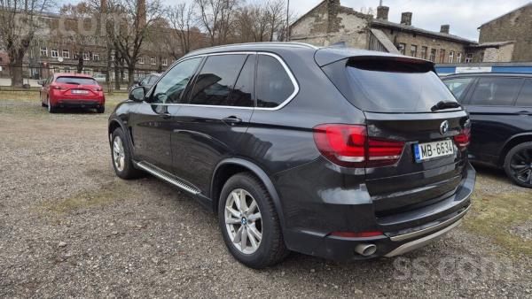 Pelēks BMW X5 2013 Liepāja, ar dzinēja tilpumu 3.00 L un nobraukumu 386 tūkst. km par 14250 €, foto 5 vietnē AUTOMOTO.COM.LV