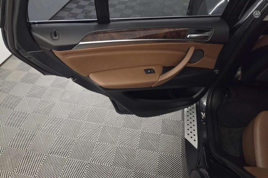 Pelēks BMW X5 2013 Marijampole, ar dzinēja tilpumu 2.99 L un nobraukumu 312 tūkst. km par 10950 €, foto 6 vietnē AUTOMOTO.COM.LV