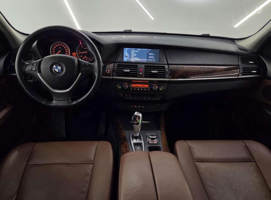 Pelēks BMW X5 2013 Marijampole, ar dzinēja tilpumu 2.99 L un nobraukumu 312 tūkst. km par 10950 €, foto 16 vietnē AUTOMOTO.COM.LV