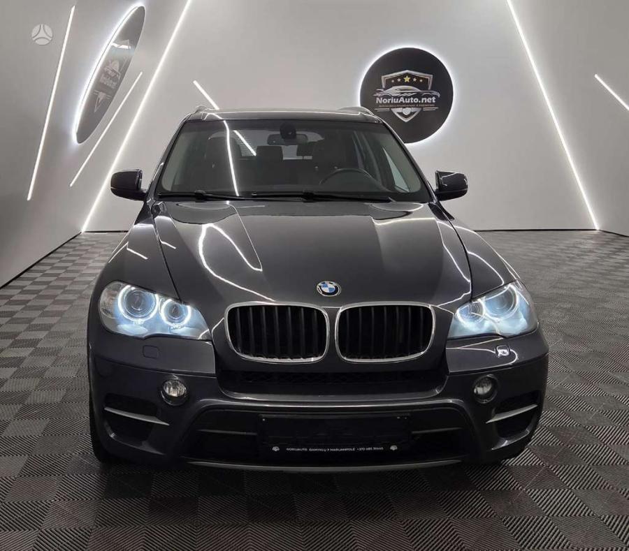Pelēks BMW X5 2013 Marijampole, ar dzinēja tilpumu 2.99 L un nobraukumu 312 tūkst. km par 10950 €, foto 19 vietnē AUTOMOTO.COM.LV