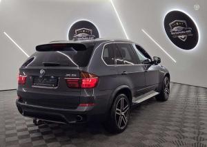 Pelēks BMW X5 2013 Marijampole, ar dzinēja tilpumu 2.99 L un nobraukumu 312 tūkst. km par 10950 €, foto 21 vietnē AUTOMOTO.COM.LV