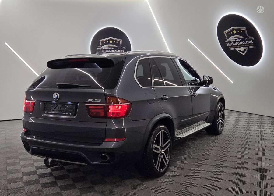 Pelēks BMW X5 2013 Marijampole, ar dzinēja tilpumu 2.99 L un nobraukumu 312 tūkst. km par 10950 €, foto 21 vietnē AUTOMOTO.COM.LV