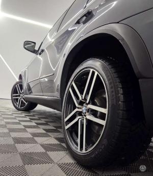 Pelēks BMW X5 2013 Marijampole, ar dzinēja tilpumu 2.99 L un nobraukumu 312 tūkst. km par 10950 €, foto 29 vietnē AUTOMOTO.COM.LV
