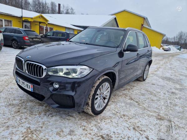 Grey BMW X5 2013 in Kaunas, with an engine capacity of 2.99 L and mileage of 341 thousand km for 12900 €, photo 1 on AUTOMOTO.COM.LV