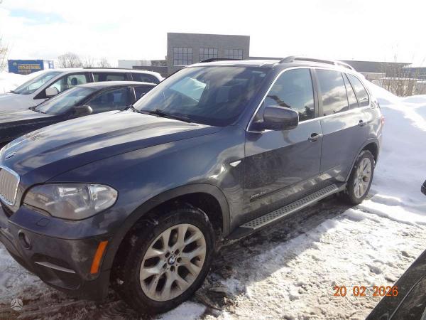Grey BMW X5 2013 in Klaipeda, with an engine capacity of 2.98 L and mileage of 245 thousand km for 9900 €, photo 2 on AUTOMOTO.COM.LV