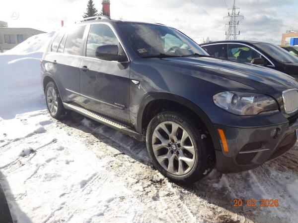 Grey BMW X5 2013 in Klaipeda, with an engine capacity of 2.98 L and mileage of 245 thousand km for 9900 €, photo 6 on AUTOMOTO.COM.LV