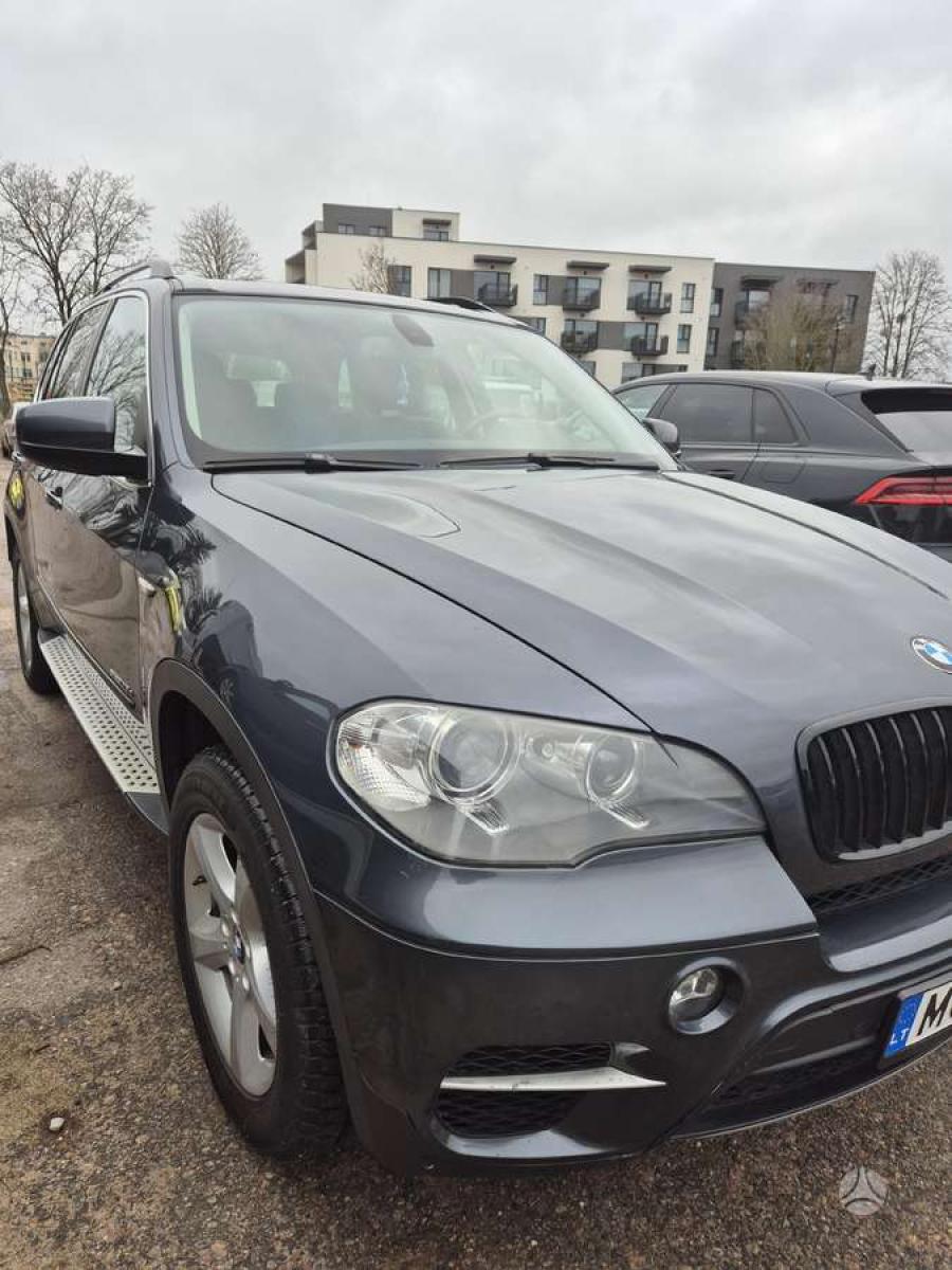 Pelēks BMW X5 2013 Kauņa, ar dzinēja tilpumu 2.99 L un nobraukumu 246 tūkst. km par 9350 €, foto 1 vietnē AUTOMOTO.COM.LV