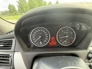 Pelēks BMW X5 2013 Krāslava, ar dzinēja tilpumu 3.00 L un nobraukumu 297 tūkst. km par 14000 €, foto 5 vietnē AUTOMOTO.COM.LV