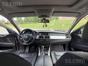 Pelēks BMW X5 2013 Krāslava, ar dzinēja tilpumu 3.00 L un nobraukumu 297 tūkst. km par 14000 €, foto 6 vietnē AUTOMOTO.COM.LV