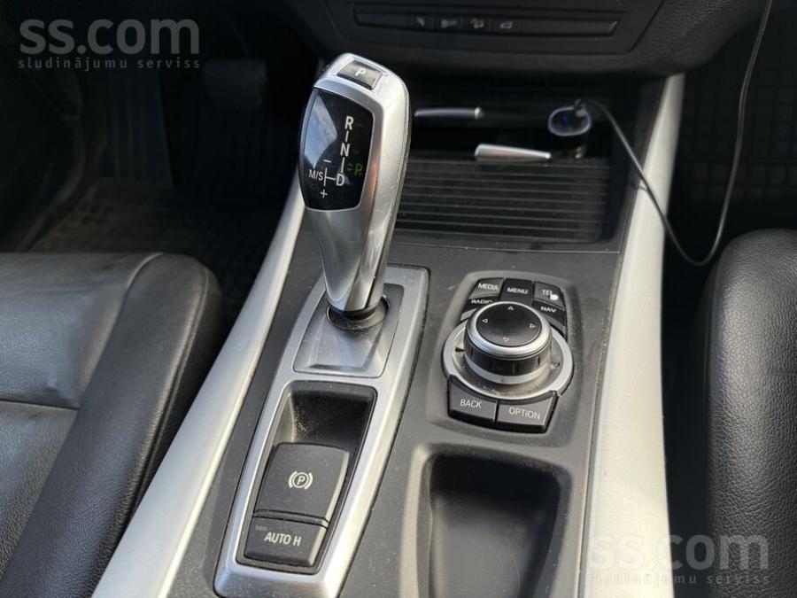 Pelēks BMW X5 2013 Krāslava, ar dzinēja tilpumu 3.00 L un nobraukumu 297 tūkst. km par 14000 €, foto 7 vietnē AUTOMOTO.COM.LV