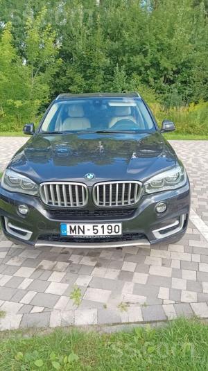 Pelēks BMW X5 2013 Jelgava, ar dzinēja tilpumu 3.00 L un nobraukumu 198 tūkst. km par 18000 €, foto  vietnē AUTOMOTO.COM.LV