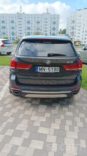 Grey BMW X5 2013 in Jelgava, with an engine capacity of 3.00 L and mileage of 198 thousand km for 18000 €, photo 3 on AUTOMOTO.COM.LV
