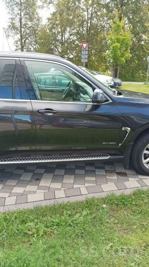 Grey BMW X5 2013 in Jelgava, with an engine capacity of 3.00 L and mileage of 198 thousand km for 18000 €, photo 8 on AUTOMOTO.COM.LV