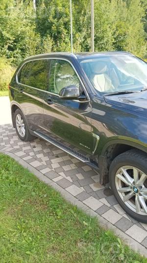 Grey BMW X5 2013 in Jelgava, with an engine capacity of 3.00 L and mileage of 198 thousand km for 18000 €, photo 9 on AUTOMOTO.COM.LV