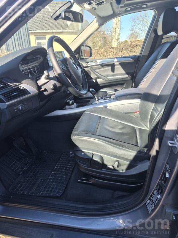 Pelēks BMW X5 2013 Jēkabpils, ar dzinēja tilpumu 3.00 L un nobraukumu 217 tūkst. km par 9500 €, foto 9 vietnē AUTOMOTO.COM.LV