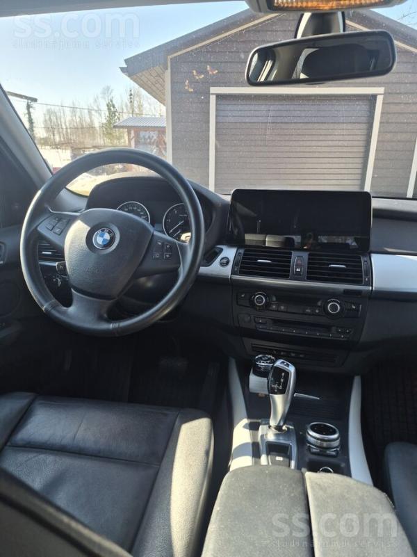 Pelēks BMW X5 2013 Jēkabpils, ar dzinēja tilpumu 3.00 L un nobraukumu 217 tūkst. km par 9500 €, foto 10 vietnē AUTOMOTO.COM.LV