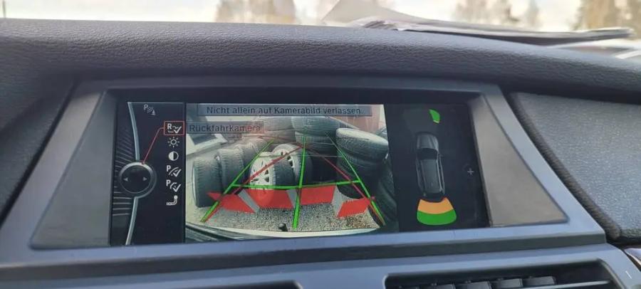Grey BMW X5 2013 in Riga, with an engine capacity of 3.00 L and mileage of 324 thousand km for 11000 €, photo 12 on AUTOMOTO.COM.LV