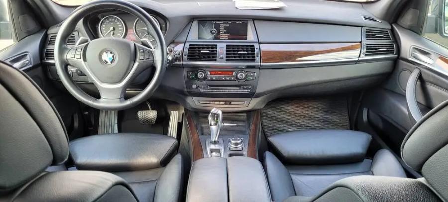 Grey BMW X5 2013 in Riga, with an engine capacity of 3.00 L and mileage of 324 thousand km for 11000 €, photo 14 on AUTOMOTO.COM.LV