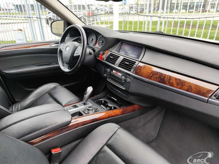 Grey BMW X5 2013 in Klaipeda, with an engine capacity of 2.98 L and mileage of 219 thousand km for 8900 €, photo 10 on AUTOMOTO.COM.LV