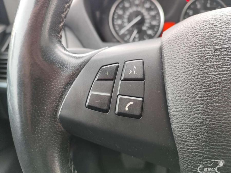 Grey BMW X5 2013 in Klaipeda, with an engine capacity of 2.98 L and mileage of 219 thousand km for 8900 €, photo 17 on AUTOMOTO.COM.LV
