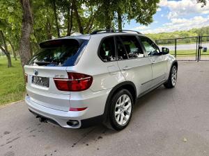 Grey BMW X5 2013 in Kaunas, with an engine capacity of 2.98 L and mileage of 235 thousand km for 7700 €, photo 3 on AUTOMOTO.COM.LV
