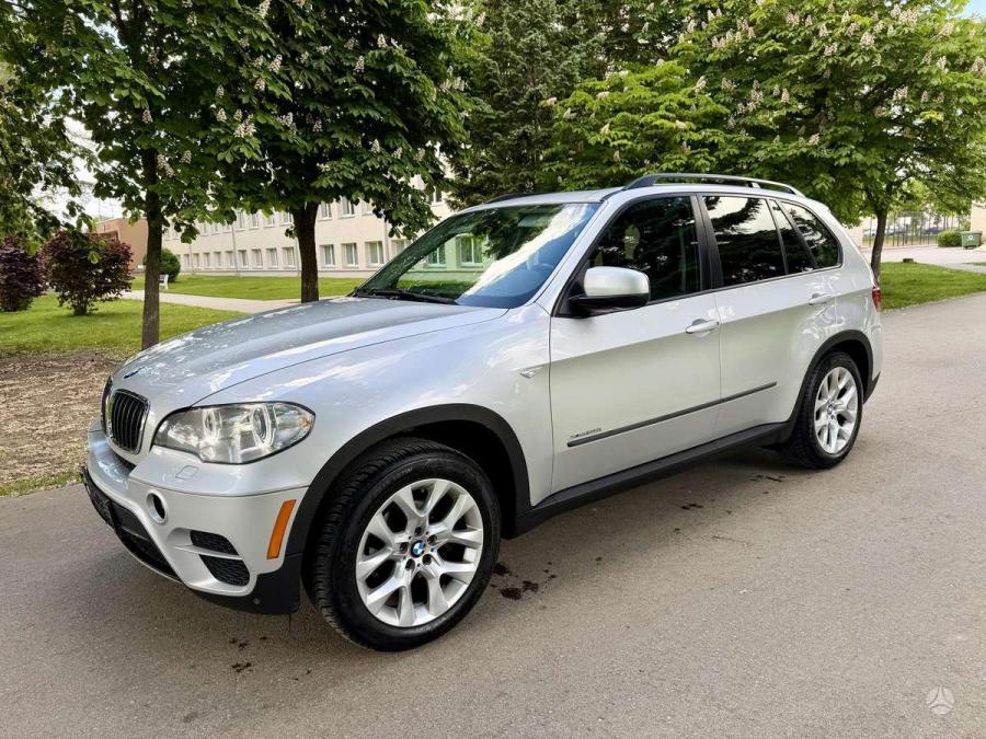 Grey BMW X5 2013 in Kaunas, with an engine capacity of 2.98 L and mileage of 235 thousand km for 7700 €, photo 4 on AUTOMOTO.COM.LV