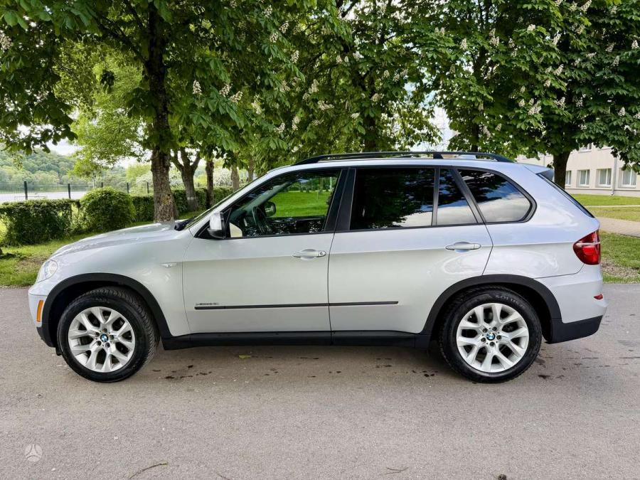 Grey BMW X5 2013 in Kaunas, with an engine capacity of 2.98 L and mileage of 235 thousand km for 7700 €, photo 7 on AUTOMOTO.COM.LV