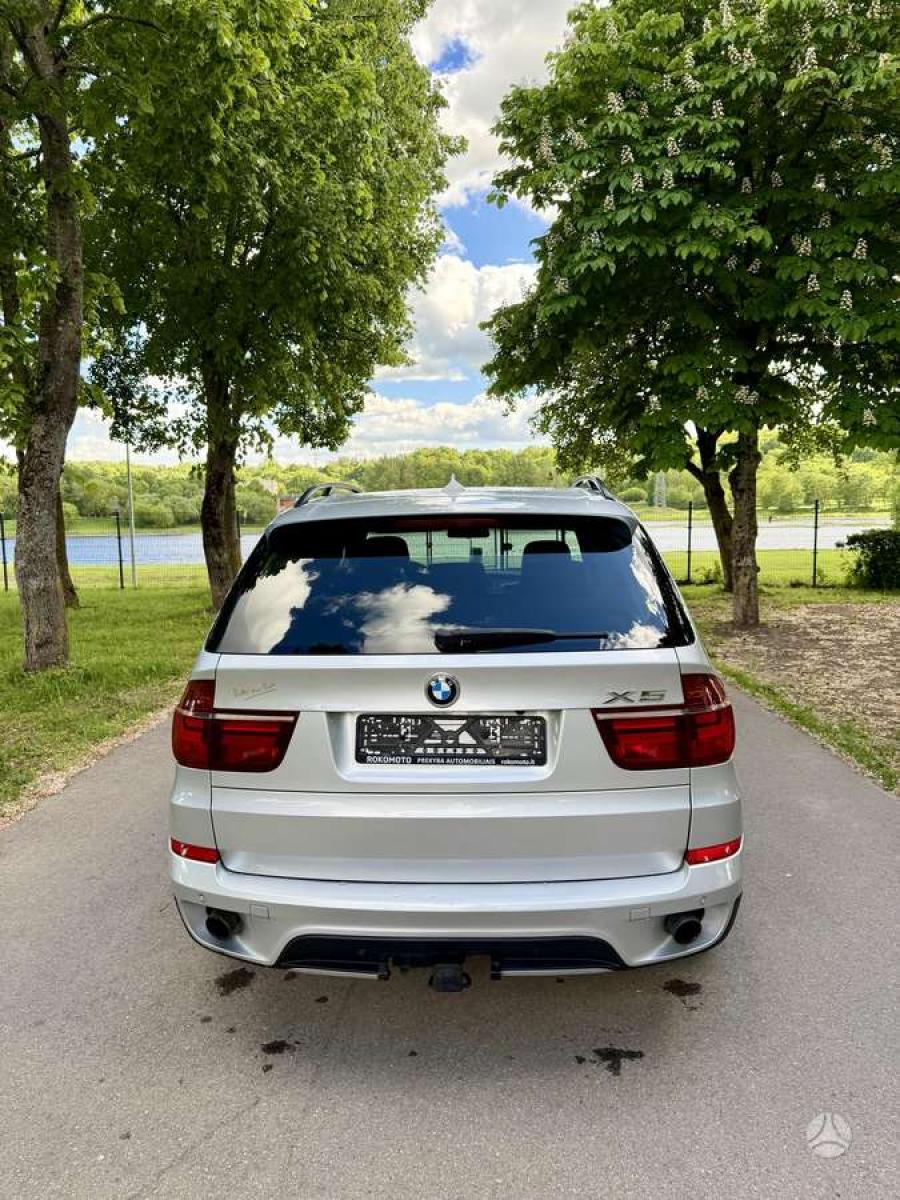 Grey BMW X5 2013 in Kaunas, with an engine capacity of 2.98 L and mileage of 235 thousand km for 7700 €, photo 9 on AUTOMOTO.COM.LV