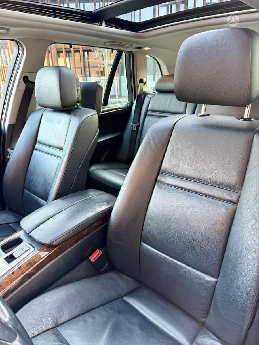 Grey BMW X5 2013 in Kaunas, with an engine capacity of 2.98 L and mileage of 235 thousand km for 7700 €, photo 18 on AUTOMOTO.COM.LV