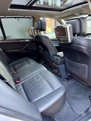 Grey BMW X5 2013 in Kaunas, with an engine capacity of 2.98 L and mileage of 235 thousand km for 7700 €, photo 22 on AUTOMOTO.COM.LV