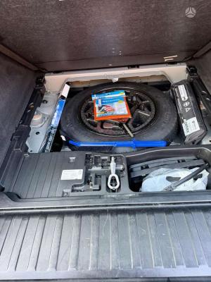 Grey BMW X5 2013 in Kaunas, with an engine capacity of 2.98 L and mileage of 235 thousand km for 7700 €, photo 27 on AUTOMOTO.COM.LV