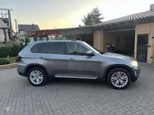 Grey BMW X5 2013 in Vilnius, with an engine capacity of 2.98 L and mileage of 244 thousand km for 9200 €, photo 3 on AUTOMOTO.COM.LV