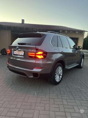 Grey BMW X5 2013 in Vilnius, with an engine capacity of 2.98 L and mileage of 244 thousand km for 9200 €, photo 4 on AUTOMOTO.COM.LV