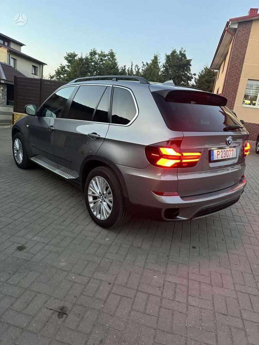 Grey BMW X5 2013 in Vilnius, with an engine capacity of 2.98 L and mileage of 244 thousand km for 9200 €, photo 6 on AUTOMOTO.COM.LV