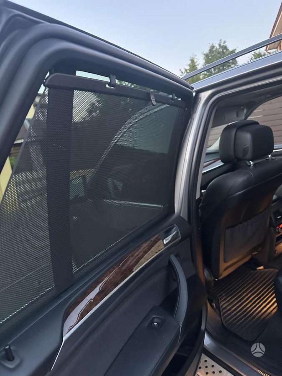 Grey BMW X5 2013 in Vilnius, with an engine capacity of 2.98 L and mileage of 244 thousand km for 9200 €, photo 12 on AUTOMOTO.COM.LV